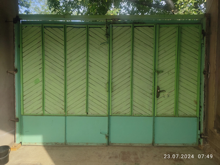Дарвоза б/у холати яхши 3,5*2,15