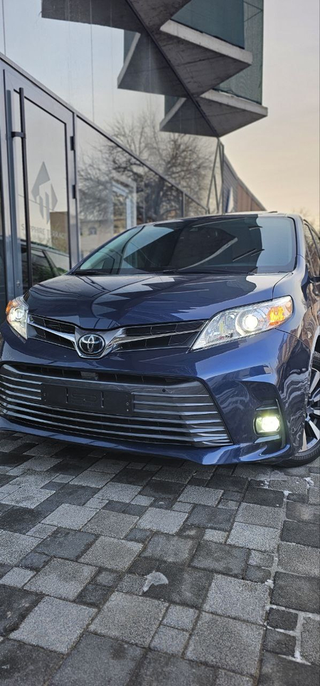 Toyota Sienna 2018 yil probek 22500 FUL