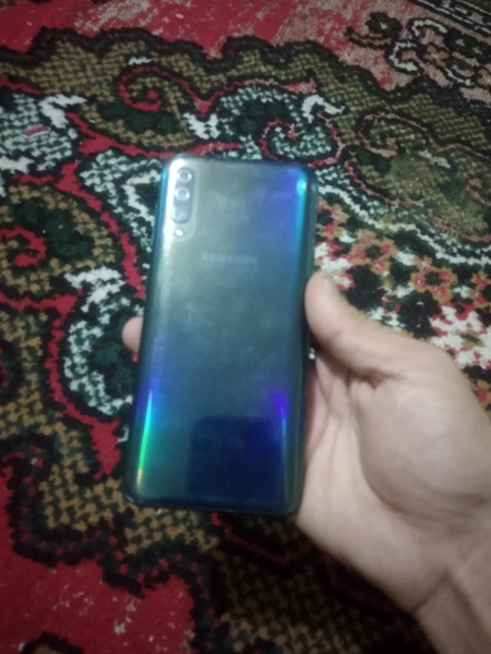 Samsung a50 sotiladi