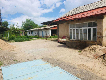 uy sotiladi 15 sotok azadbashda