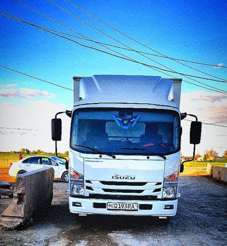 Isuzu 5 T Sotiladi yili 2023 xolati ideal