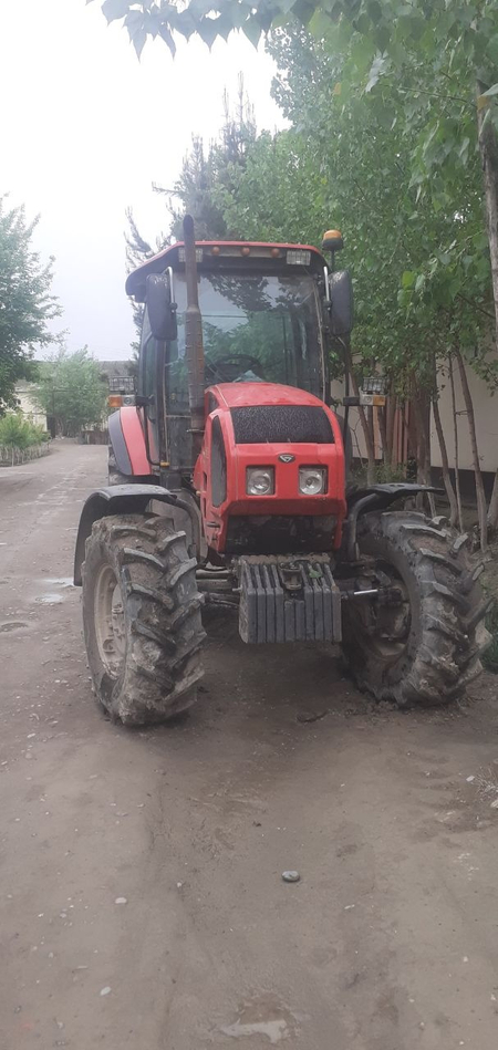 Traktor Belarus 1523