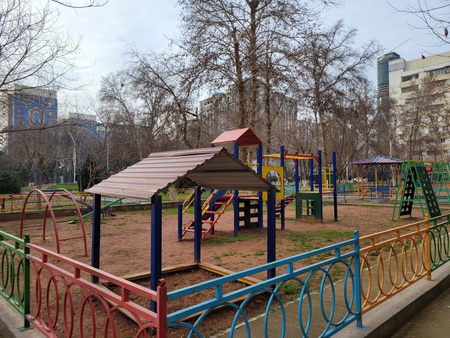 Продаётся пятикомнатная квартира. Бешхоналик квартира (3 + 2). 3-этаж.