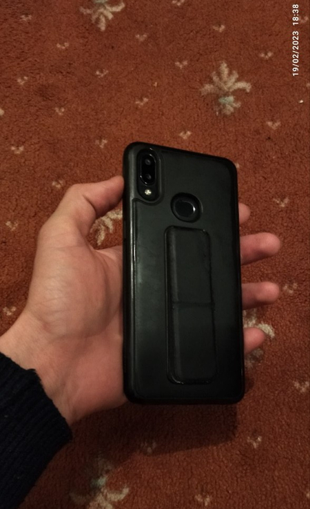 Samsung A10s karobkasi bor xolati tiniq