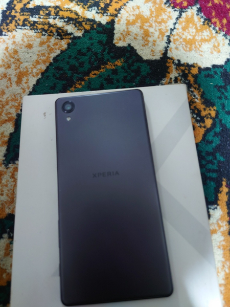 Sony xperia X   F 5121