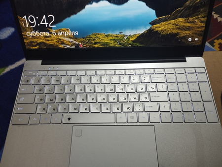 Notebook sotiladi