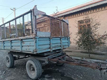 Прицеп сотилади накдга