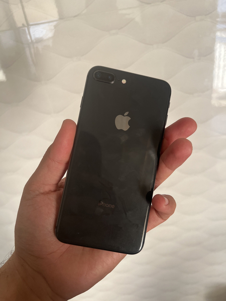 Iphone 8+ 120 y.e