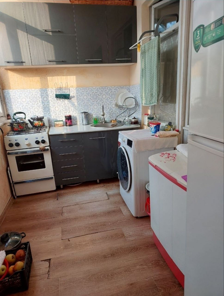 Срочно Юнусабад13.  2в3ком. 2этаж.  Не торец