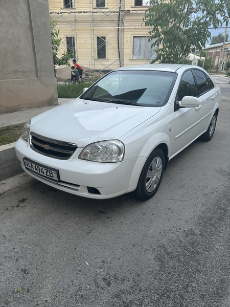 Lacetti sotiladi 2012