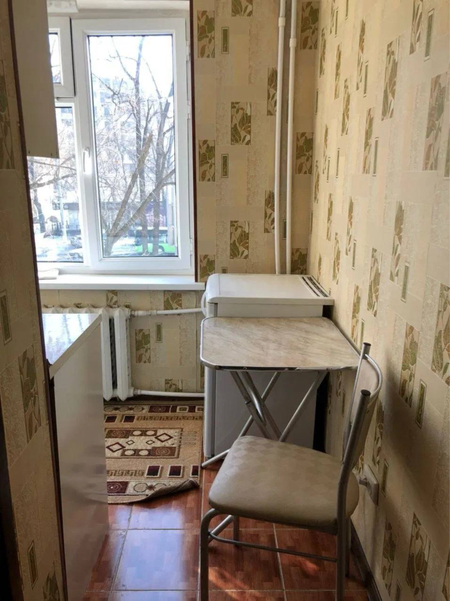 Сдается 1 ком квартира Новомосковская стадион старт небольшой торг