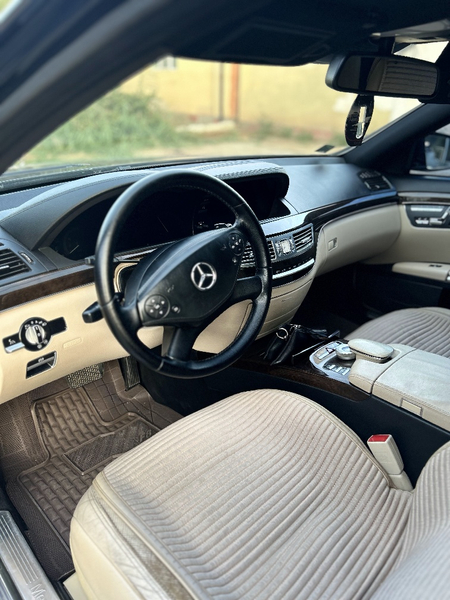 Срочно продаётся Мерседес бенц w222