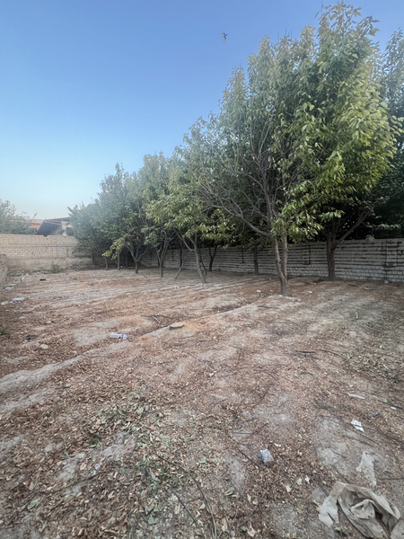 Назарбе харакат махаллада ер сотилади. 4 соток. 30 га 13 м фасад.