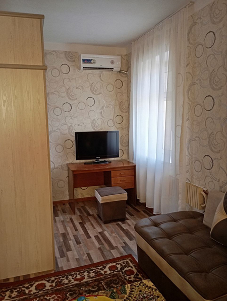 Продаётся 1х комнатная квартира,  переделаная на 2х комнатную.