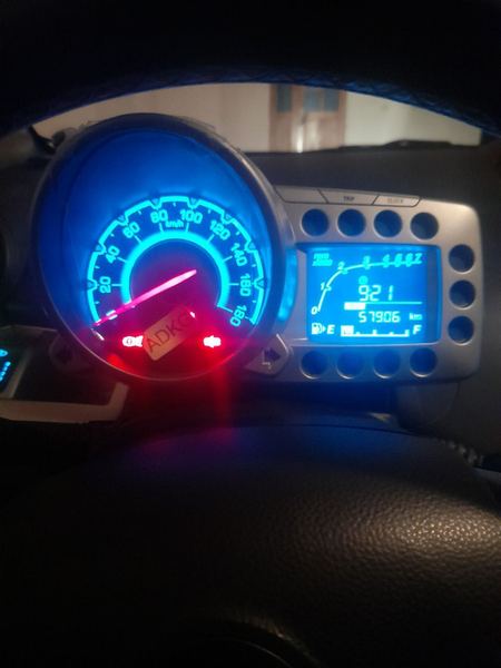 Spark 3 pozitsiya sotiladi polni radnoy bir qo'l moshina