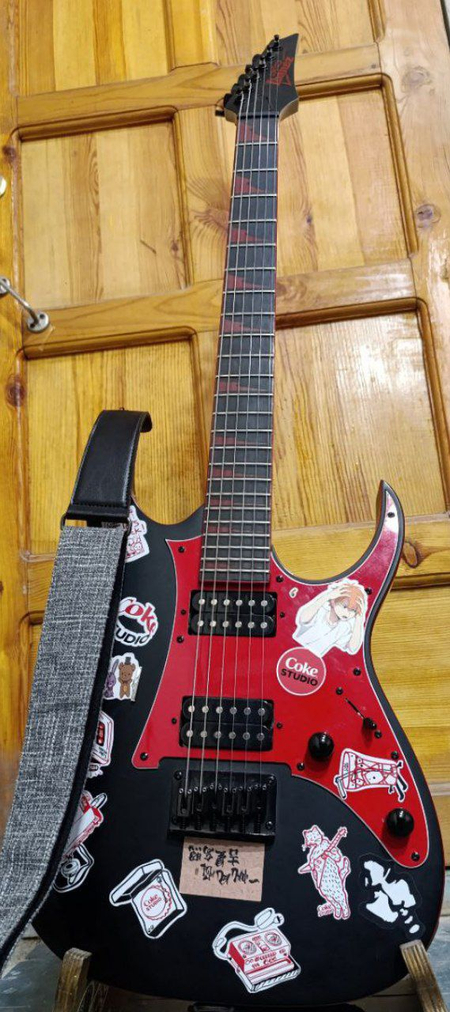 Продаю электрогитару Ibanez