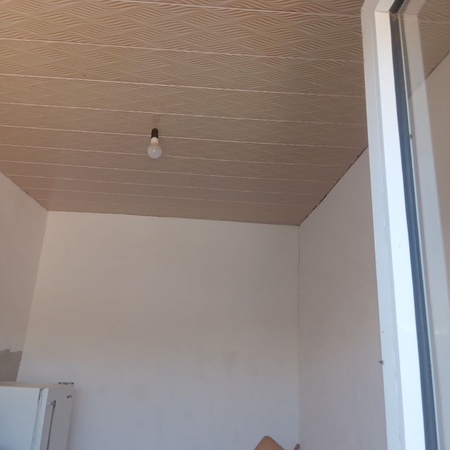Hovli sotiladi srochno