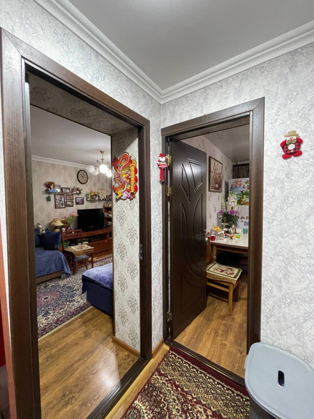 Чиланзар 2 кв - 1 / 1 / 4 Аллея Гагарина Без балкона