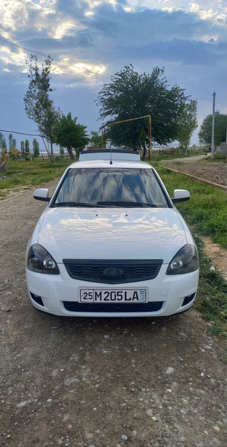 Lada Priora axvoli zur