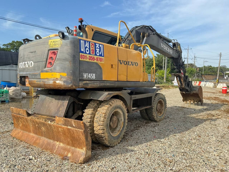 Excavator Volvo EW 145