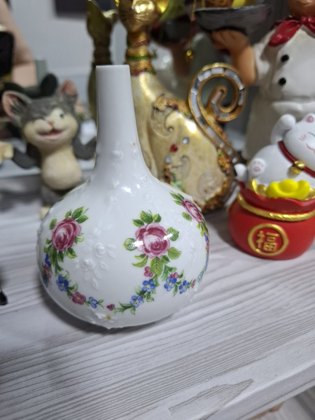 Продаётся флакон от духов