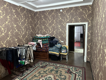 Bazar sagattin qasinda 4 etajda 3xanali 79 m/kv  kvartira satiladi