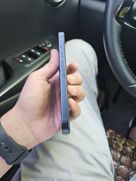 iPhone 15 pro blue titanium