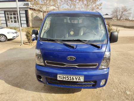 KIA BONGO 3 2013
