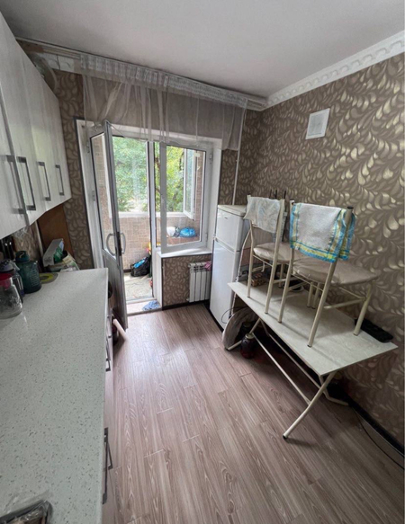 Продаю Чил 5 кв метро Хамза 1 ком 3 этаж с ремонтом