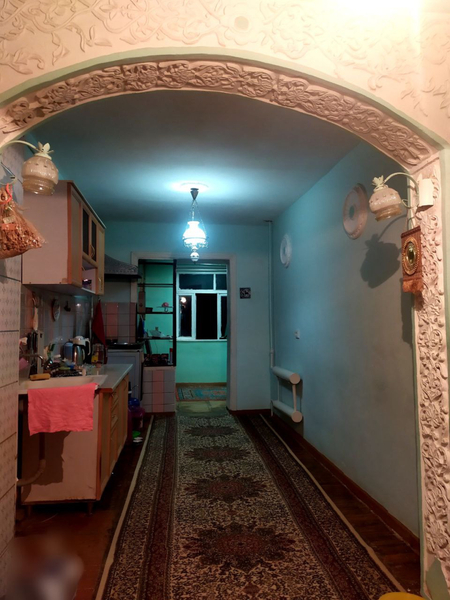 Gor balnitsa tomonda 5 xonali uy sotiladi