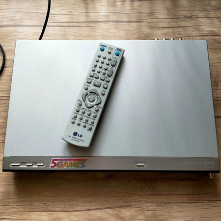 Продаётся DVD плеер DGK684X караоке с баллами.