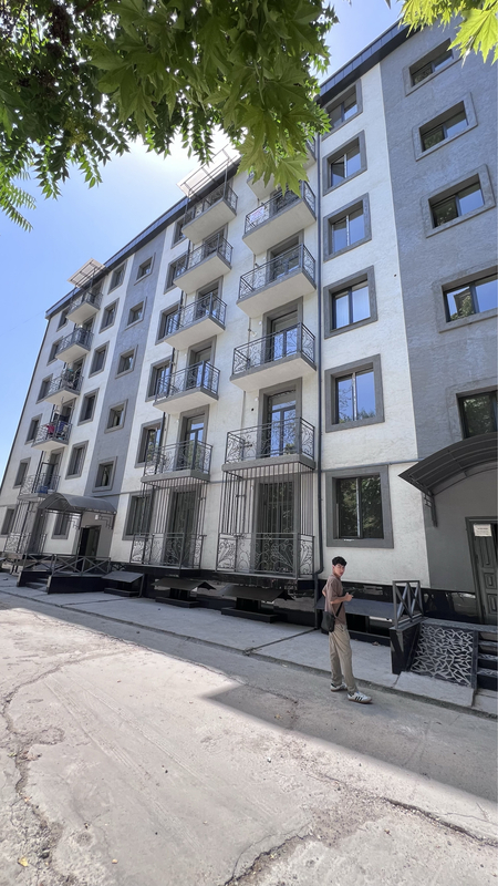 Продаю Квартиру в гор Янгиюль, 2х ком студия