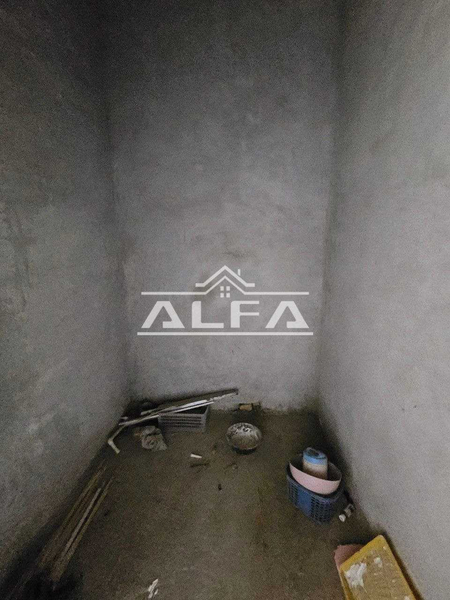 3 xonali 90m² 1-qavat sotiladi.