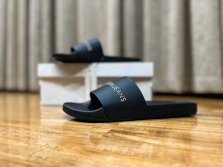 Calvin Klein шлепки для бассейна