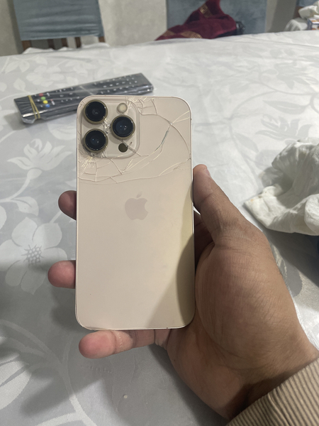 Iphone Xr 13 pro gold korpusda