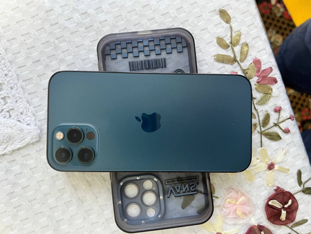 IPhone 12Pro 256gb.Xamma joyi radnoy.Yomkost 78%.Face ID ishlidi