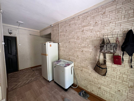1 ком кирпич 45 м2. 2/2 ремонт Спутник 4. Балкон 2 на 6  ж/д. Акфа рам