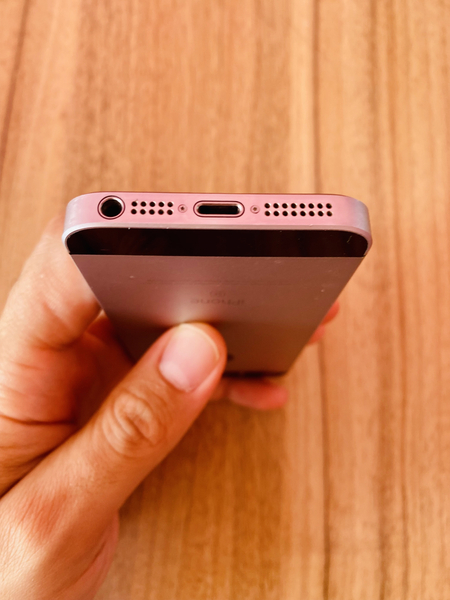 Iphone 5 SE 64 гб новый