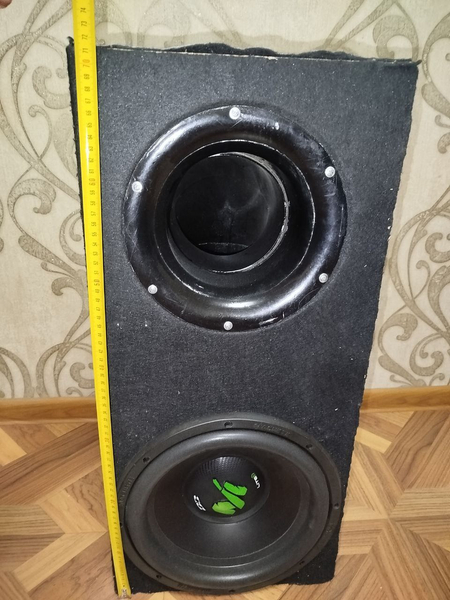 Сабвуфер  в авто