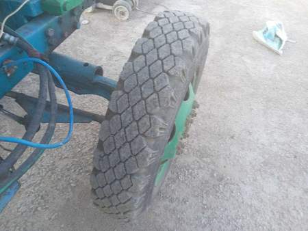 трактор т-28 2 та тележкаси билан
