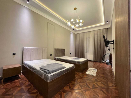 Сдается кв-ра в центре города ул. Мукуми 4/6/8 Авторский проект 1700$