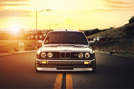 Bmw e30 sotiladi srochno