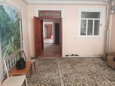 Дом на земле в центре