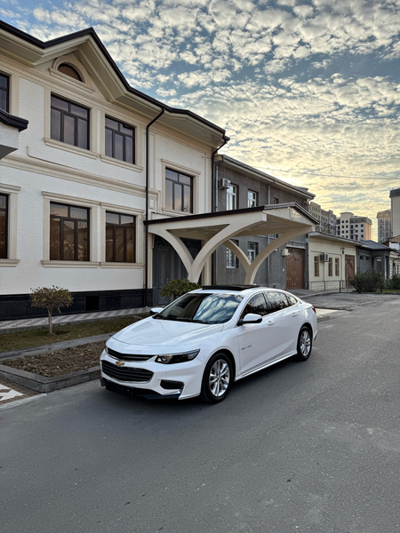 Malibu 2.4 full Позиция 2019 Состаяние Идеално Пробег 142000km