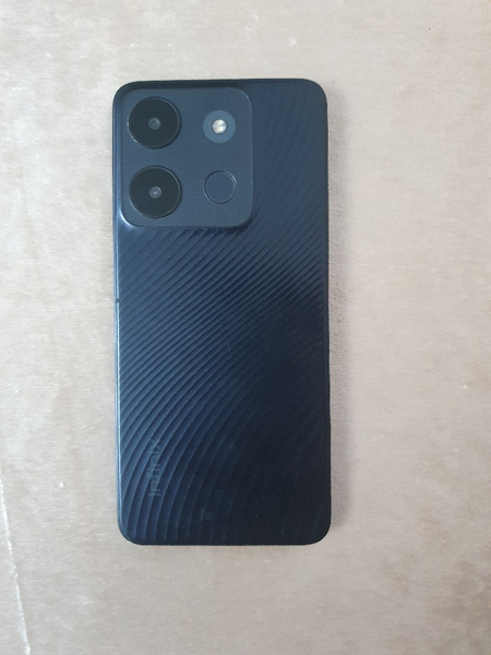 Srochna Sotiladi Infinix Smart 7 6/64Gb Black Orginal 2024 yil telefon