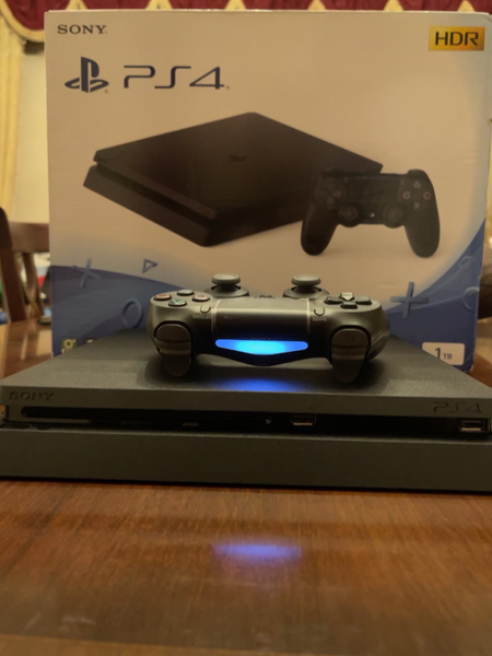 Playstation 4 slim 1 tb