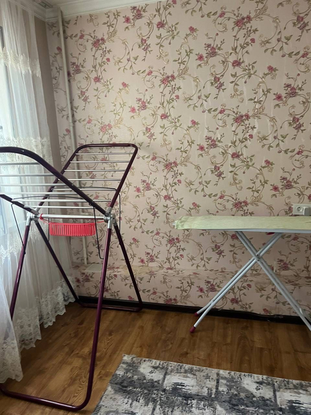 Кара камыш 1/1, парк Победы Чорсу продаётся просторная3-х ком квартира