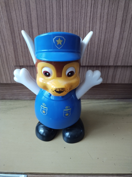 Собака танцующий