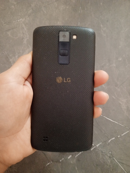 Lg k8 телефон ишлайди.