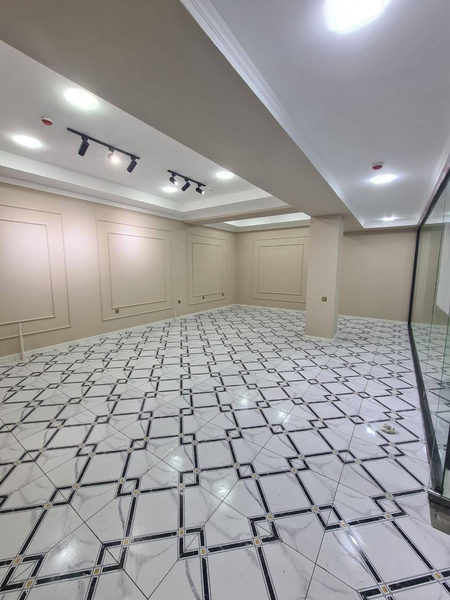 Продаётся офис 55м² ул.Бабура 2 этаж ор-р центр.вход в парк Бабура